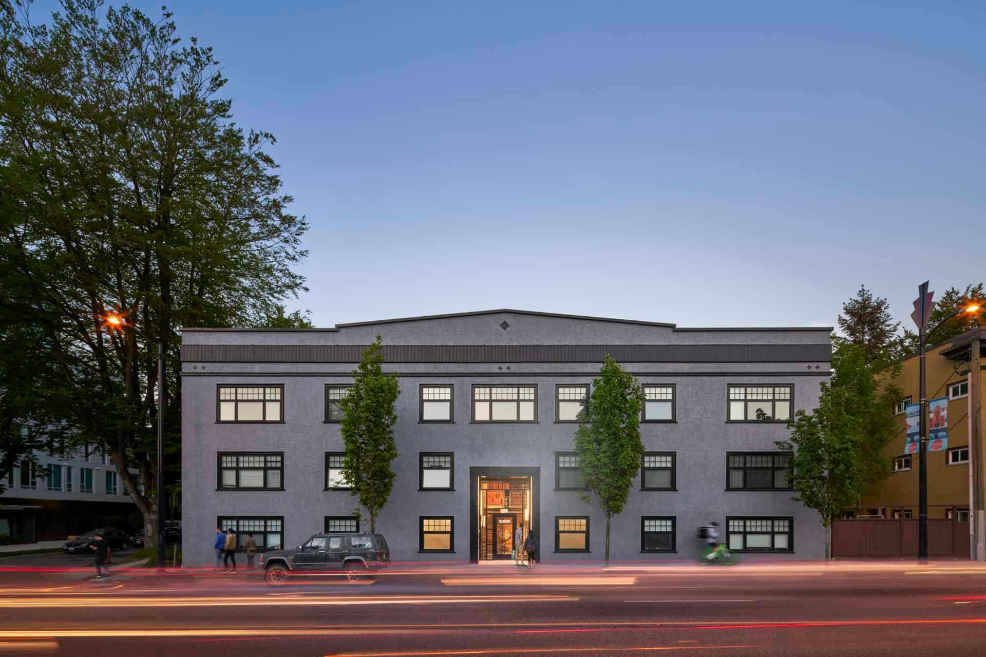 You Won't Believe What this 1920s Apartment Building Looks Like Inside ...