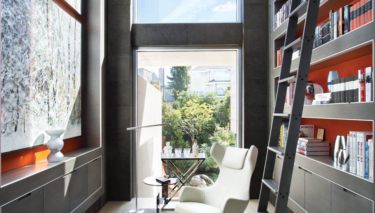 How to Design a Stunning Home Library in a Small Space