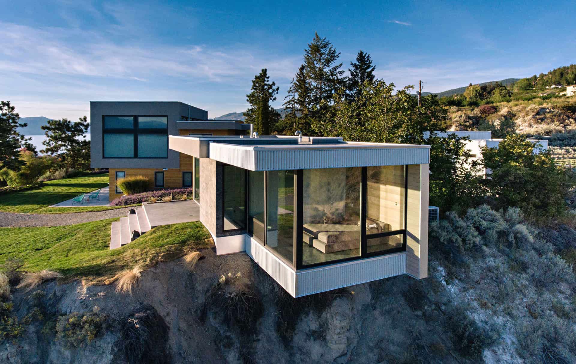 An Incredible 480-Square-Foot Glass-and-Concrete Studio - Western ...