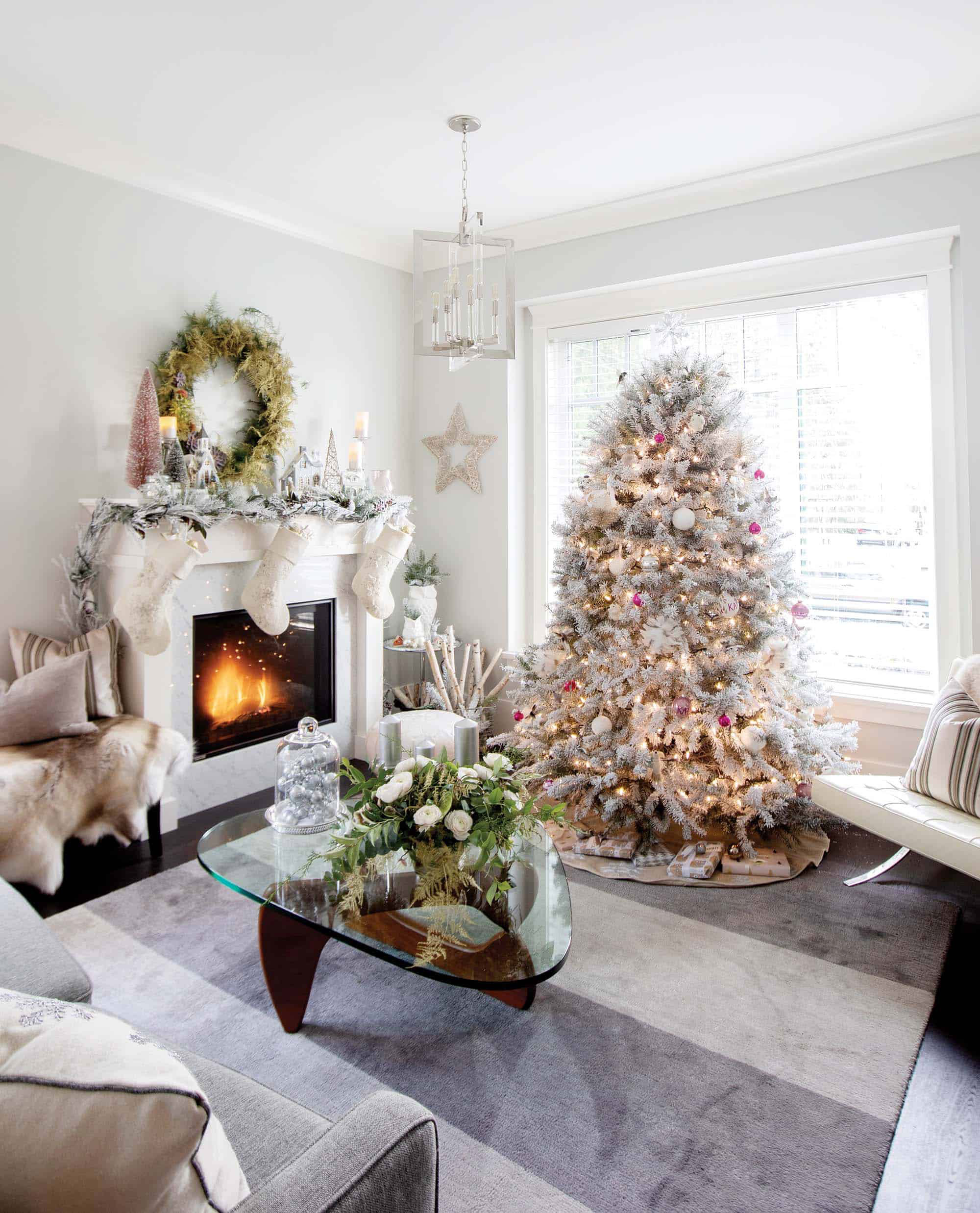 This Holiday Decor Scheme is Pretty in Pink and Silver